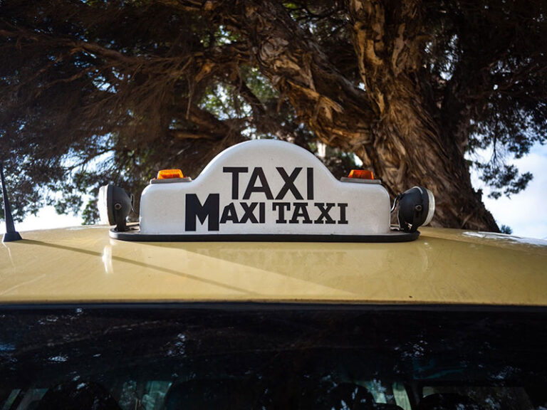 Maxi Cabs In Singapore: A Guide To Booking A Maxi Cab - Hesed Limousine